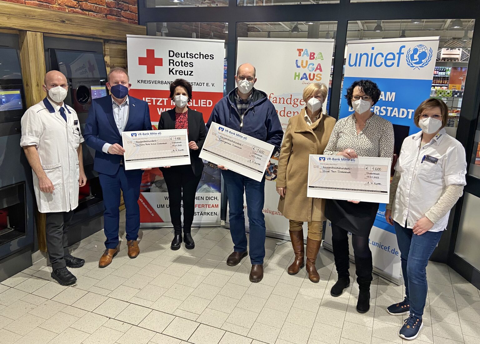 4300 Euro aus der Edeka-Pfand-Aktion gehen als Spenden an Duderstädter ...